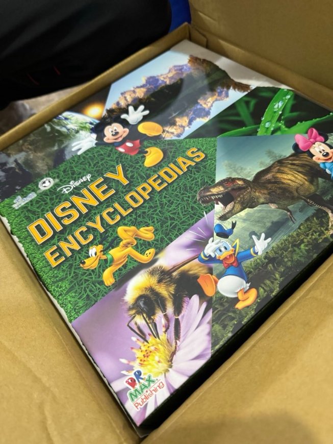 HKTVmall EcoMart - Disney Encyclopaedia boxset圖書